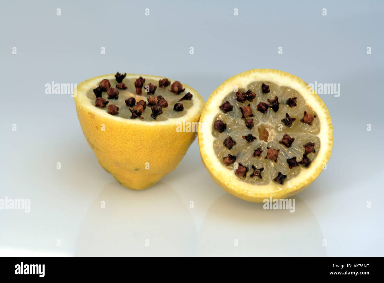 Lemon and Cloves Stock Photo - Alamy