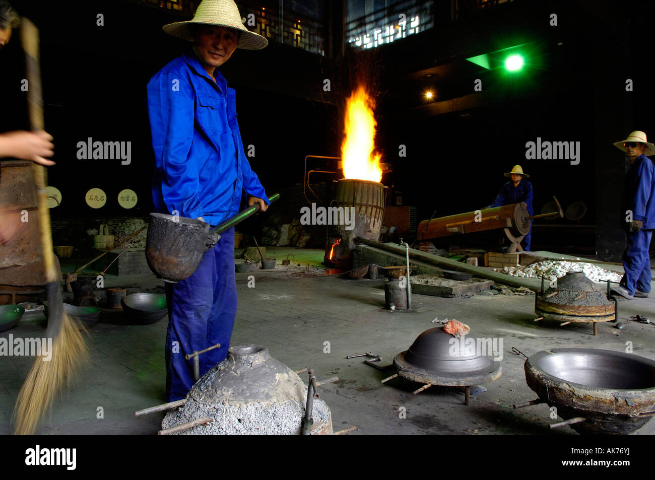 Iron foundry hi-res stock photography and images - Alamy