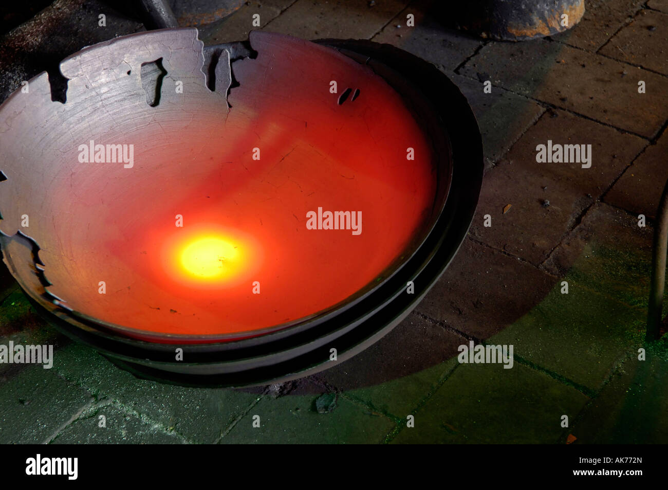 Iron foundry hi-res stock photography and images - Alamy