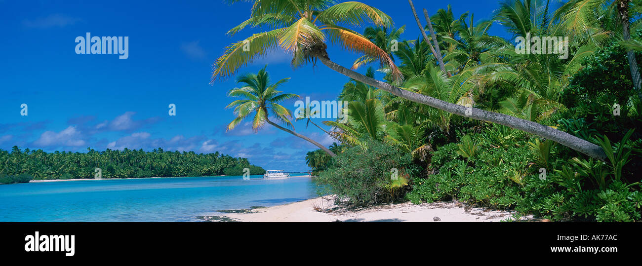 One foot Island Aitutaki Cook Islands Stock Photo - Alamy