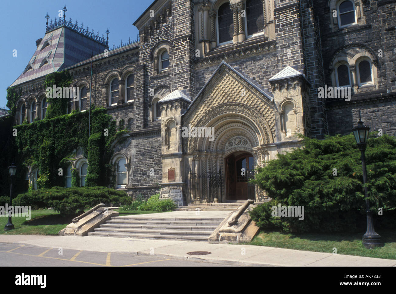 University toronto st george campus hi-res stock photography and images ...