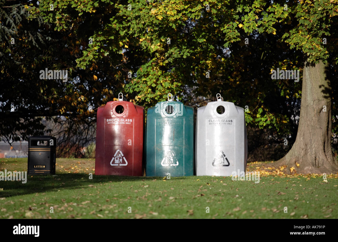 Recycle bins hi-res stock photography and images - Alamy