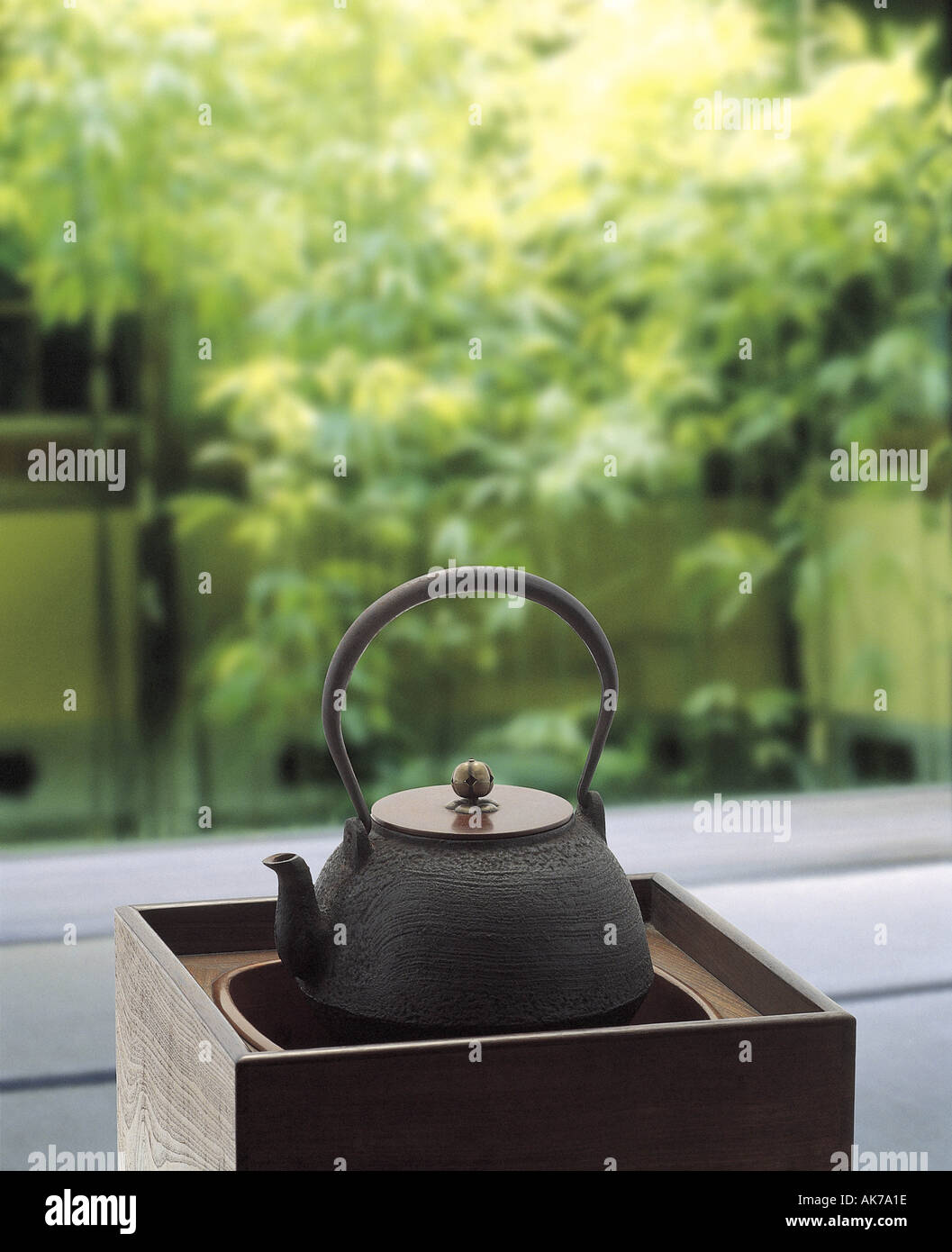 Japanese kettles hi-res stock photography and images - Alamy