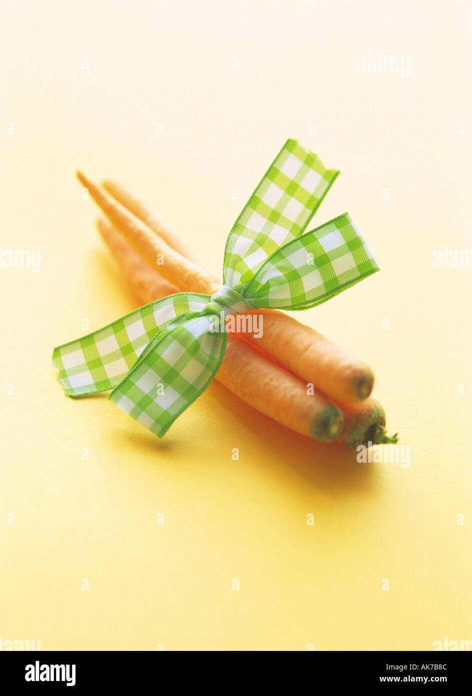 Carrot ribbons hi-res stock photography and images - Alamy