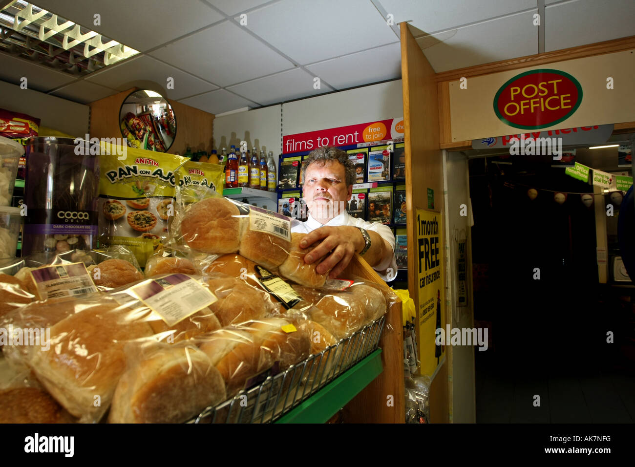 Shop closure scotland hi-res stock photography and images - Alamy