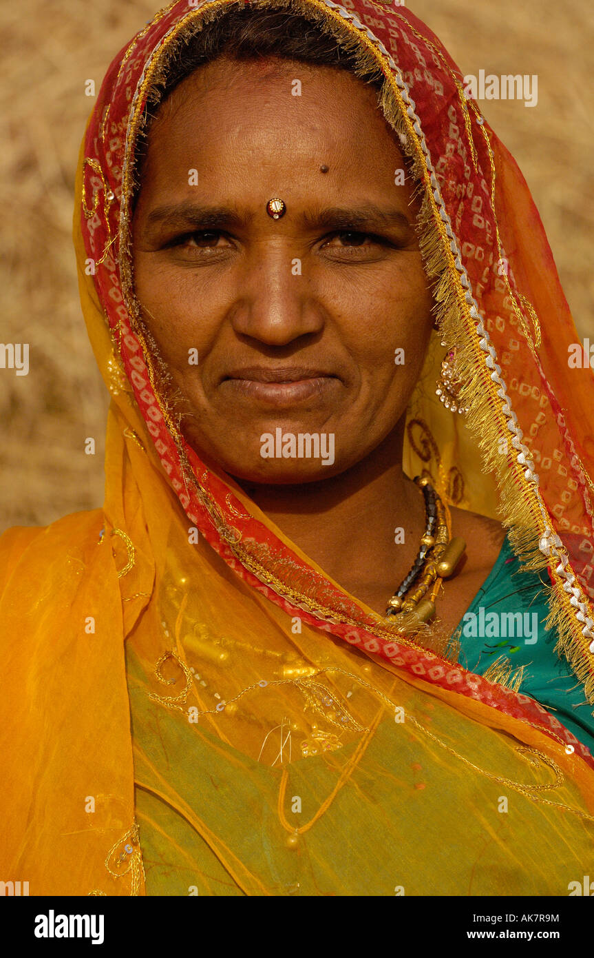 Modern village woman india hi-res stock photography and images - Alamy