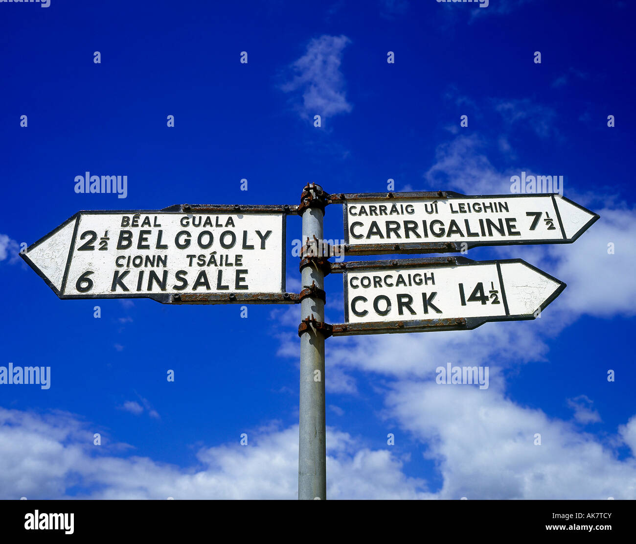 Irish signpost kinsale hi-res stock photography and images - Alamy