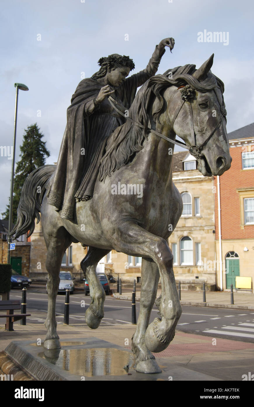 'The Fine Lady' Statue, Banbury, Oxfordshire, England, United Kingdom ...