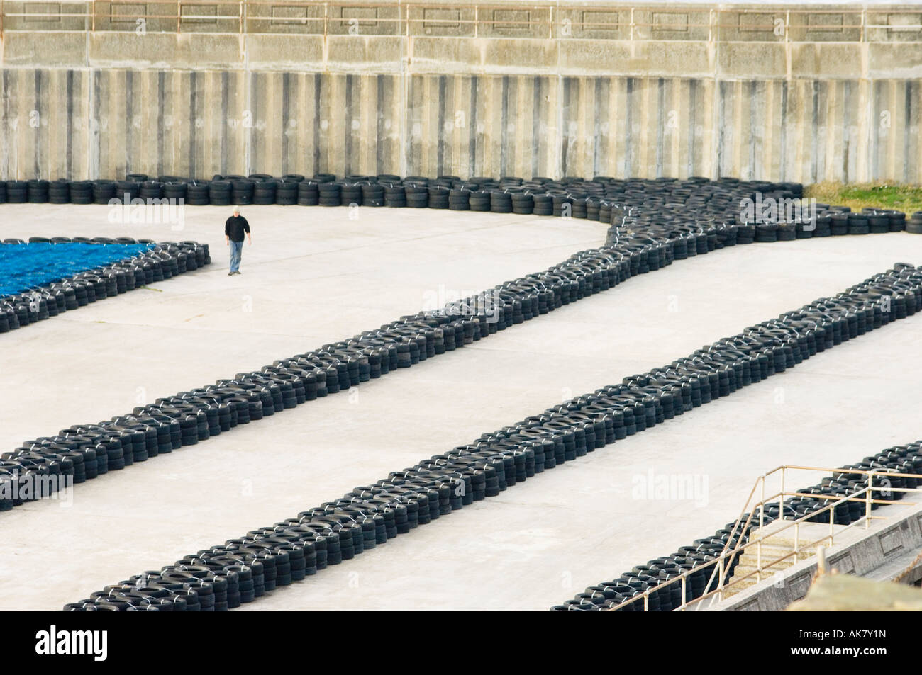 Empty kart hi-res stock photography and images - Alamy