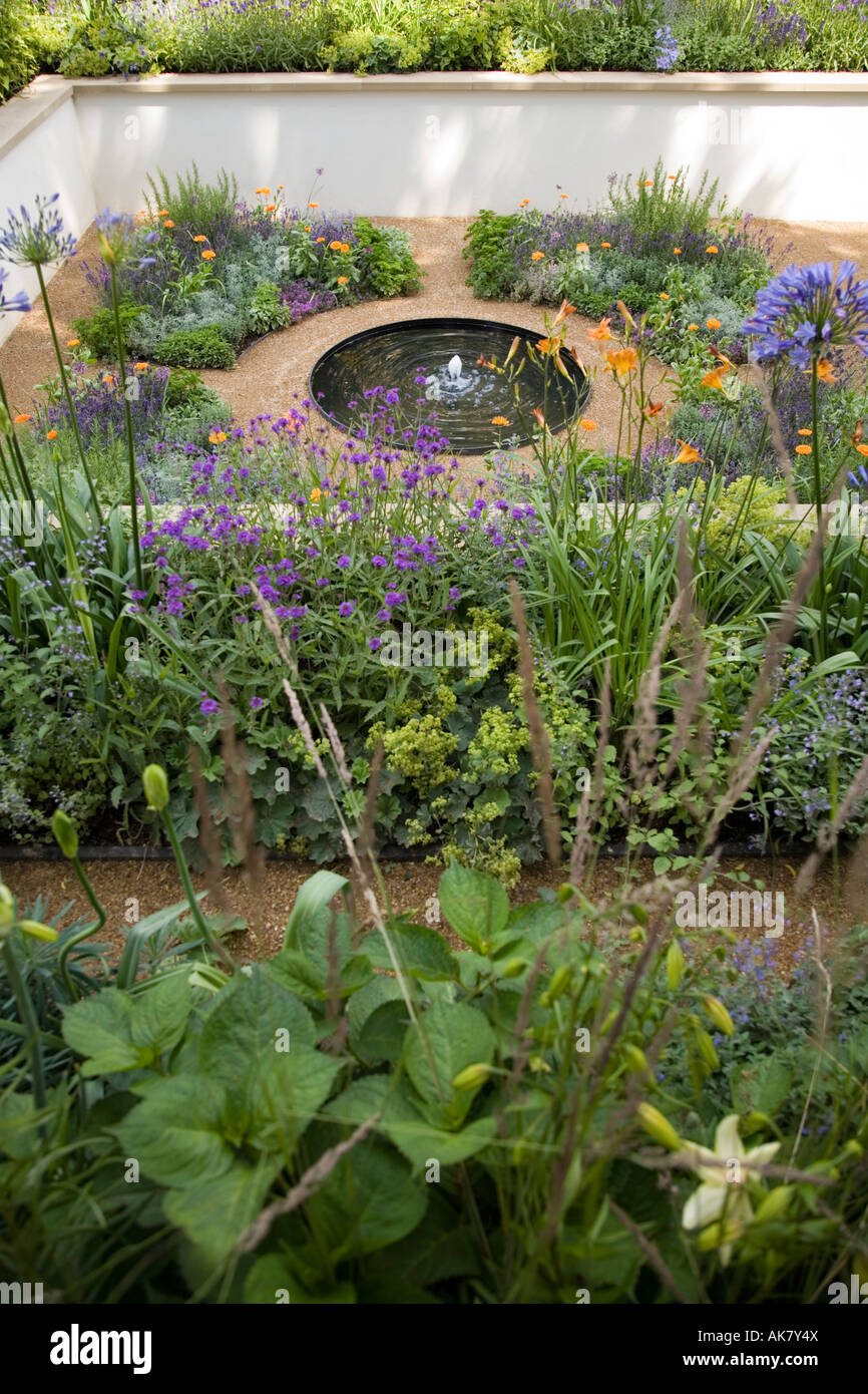 Pictures of the Homebase Reflection garden designed by Thomas Hoblyn at ...