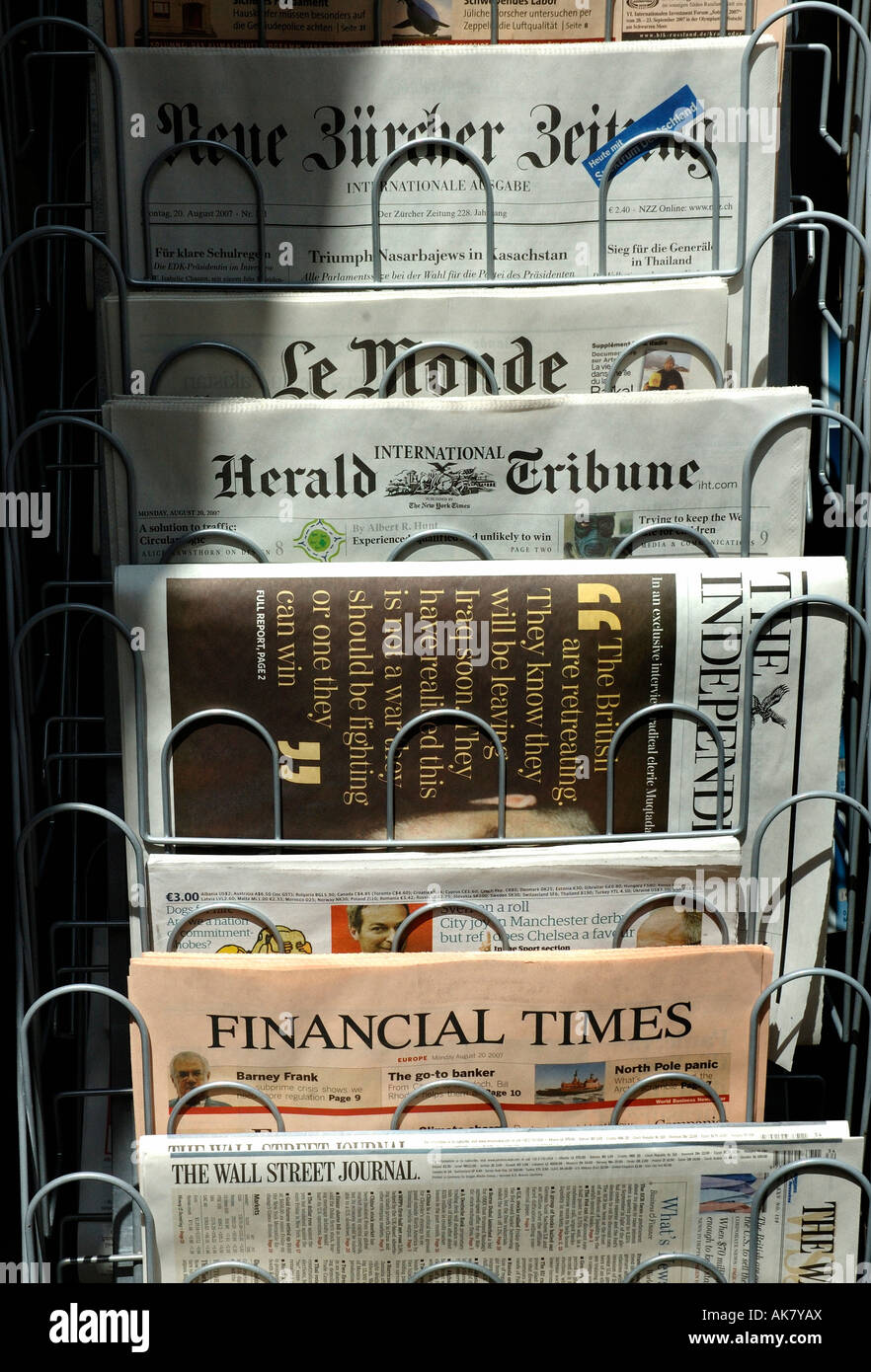 INTERNATIONAL NEWSPAPERS PRESS Stock Photo - Alamy