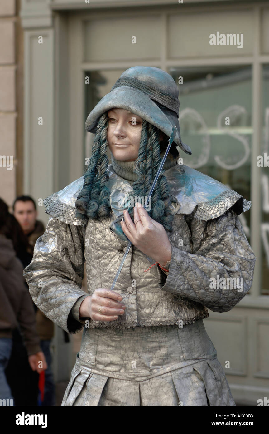 Performance busker Covent Garden London UK Stock Photo - Alamy