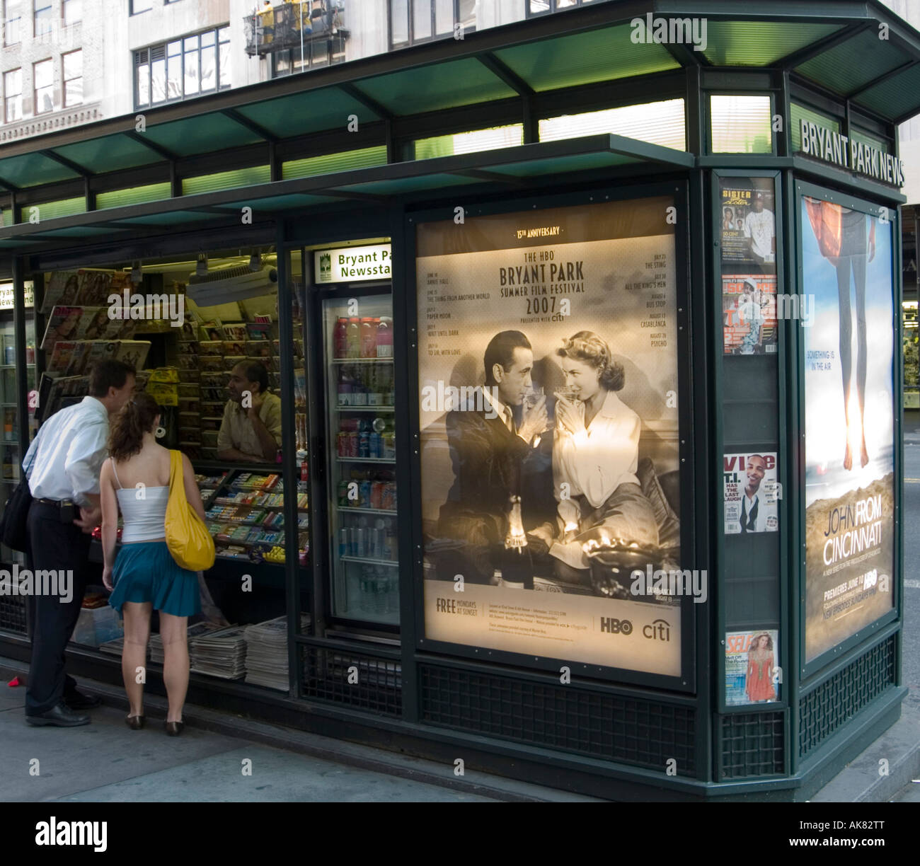 Advertising newspaper stand hi-res stock photography and images - Alamy