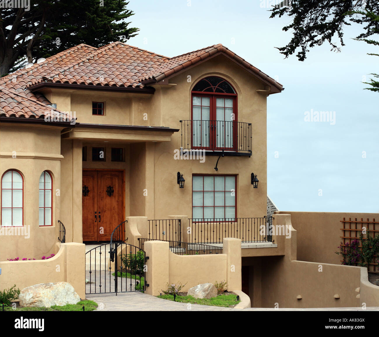 Beautiful modern house Stock Photo - Alamy