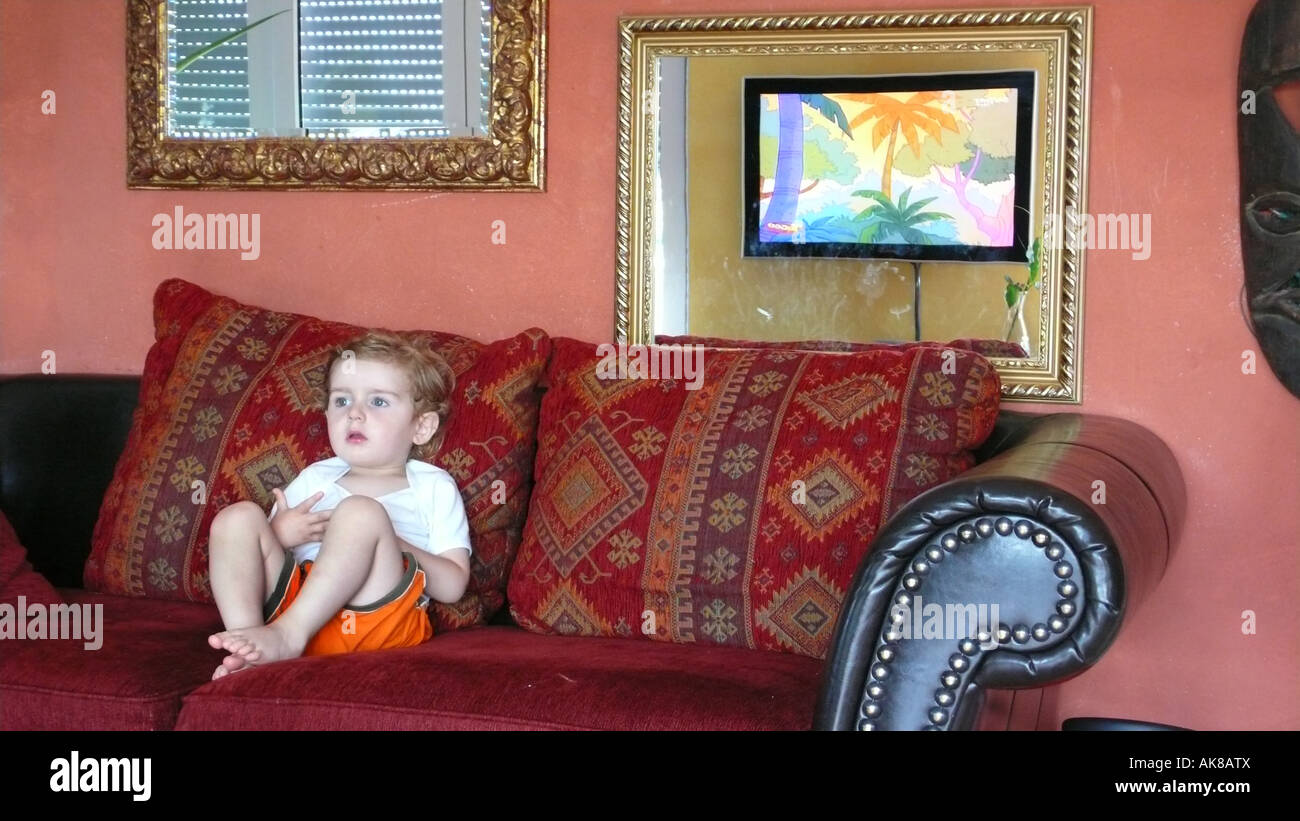 small boy watching TV Stock Photo - Alamy