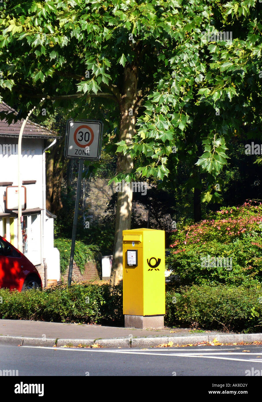 German post box hi-res stock photography and images - Alamy