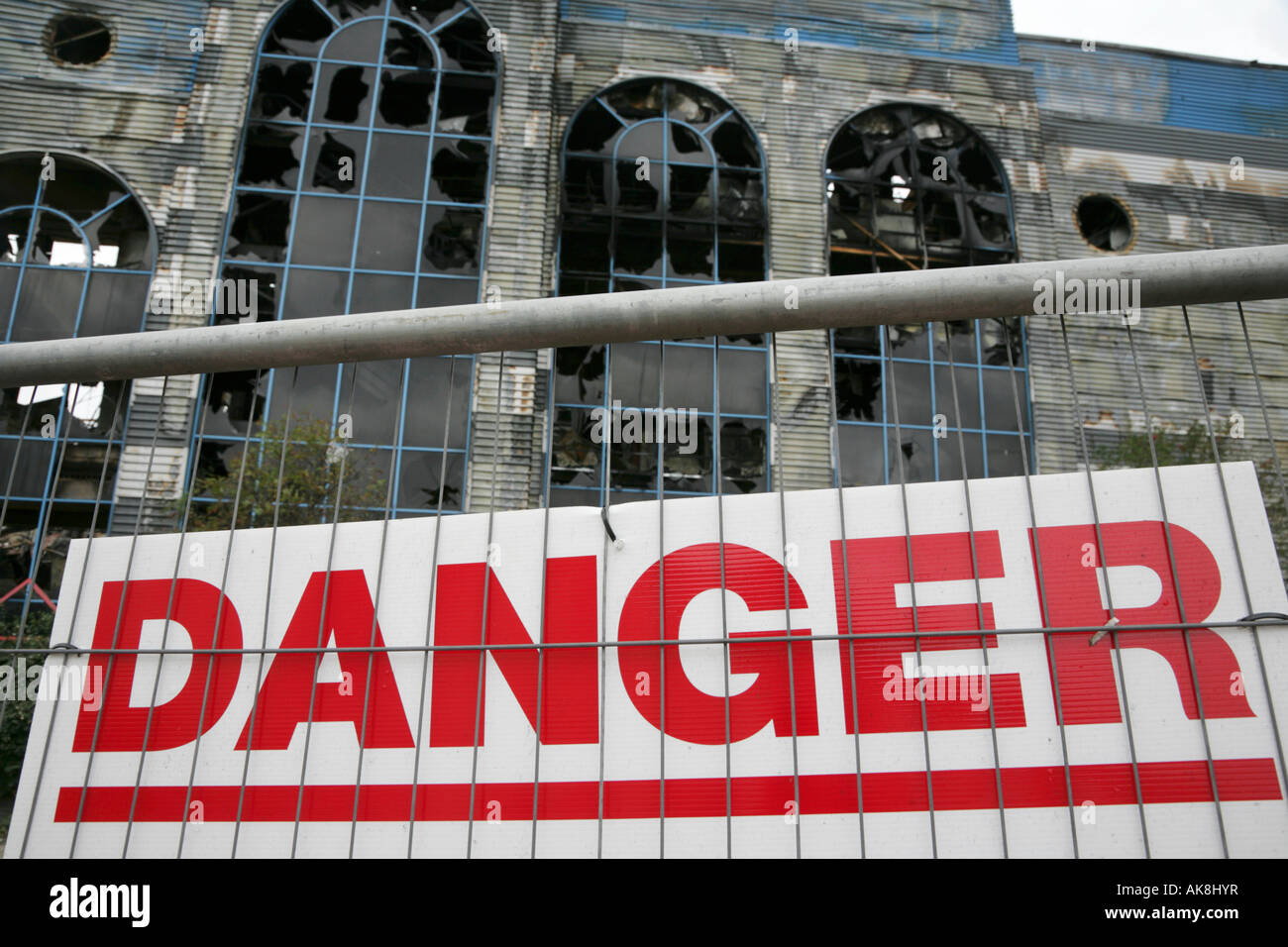 Danger sign warning broken glass hi-res stock photography and images ...