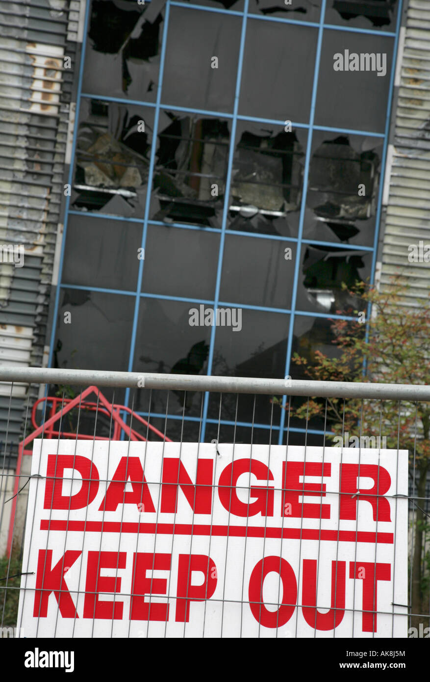 Danger sign warning broken glass hi-res stock photography and images ...
