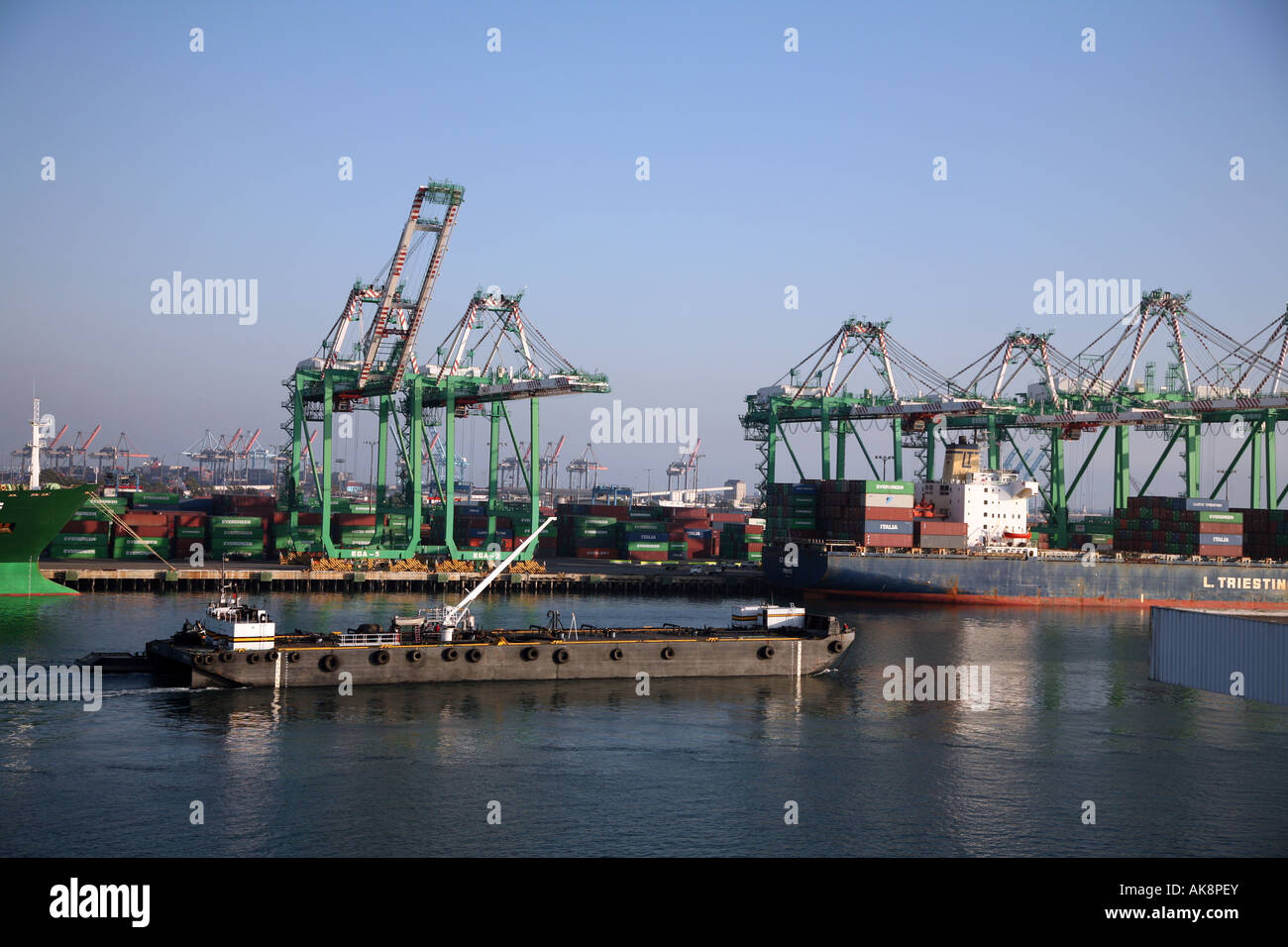 San Pedro California docks Barge ship Stock Photo - Alamy