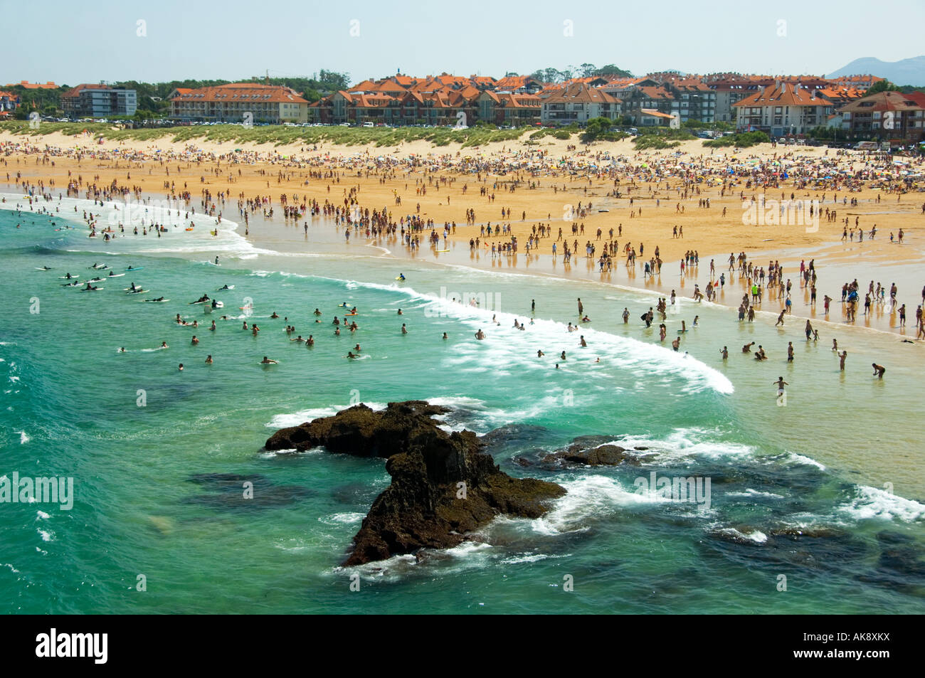 View of busy beach, Noja, Cantabria Spain Stock Photo - Alamy