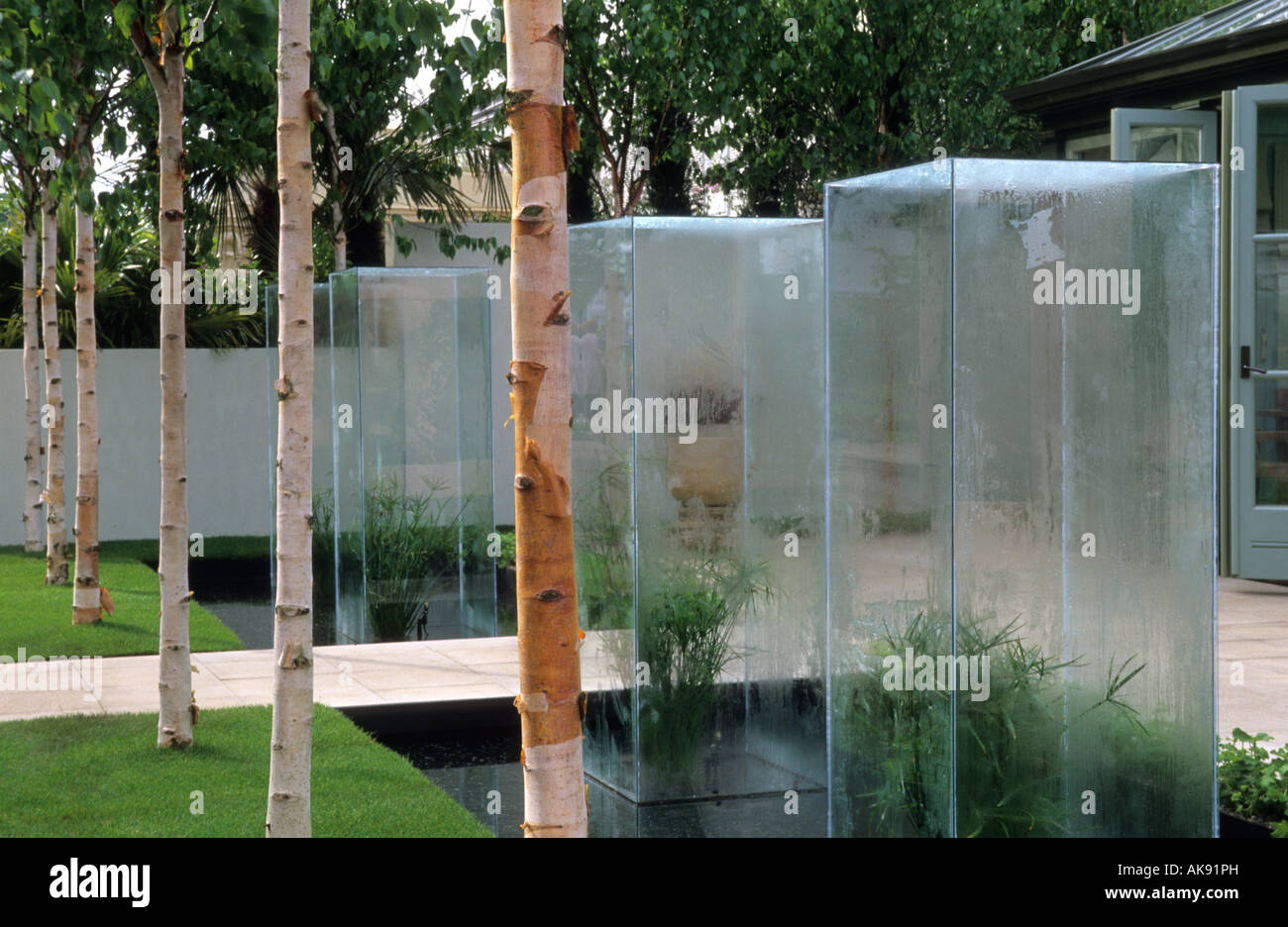 Chelsea FS 2003 design: Marston and Zanginger contemporary garden with ...