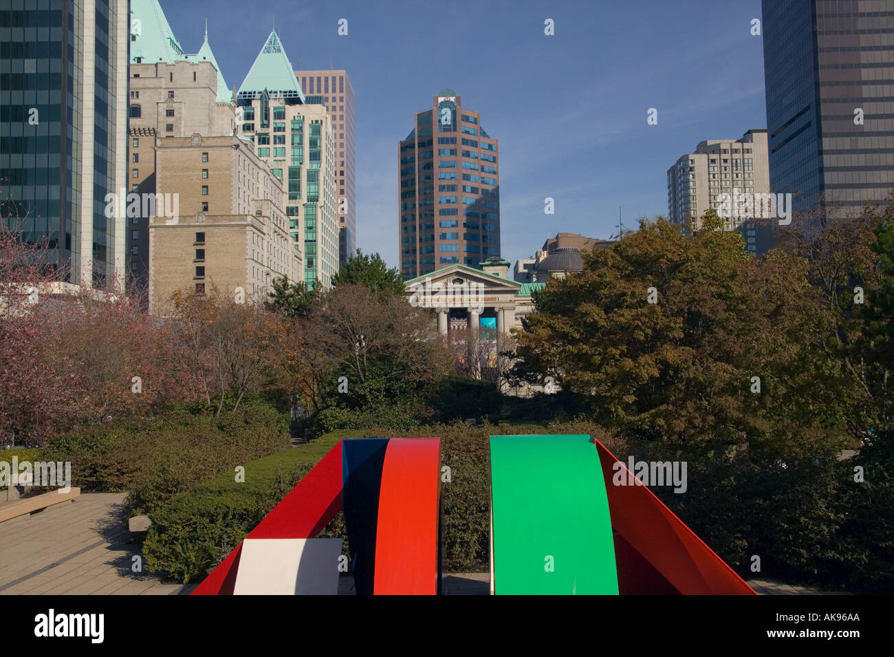 Sculpture at Robson Square with Vancouver Art Museum and Hotel ...