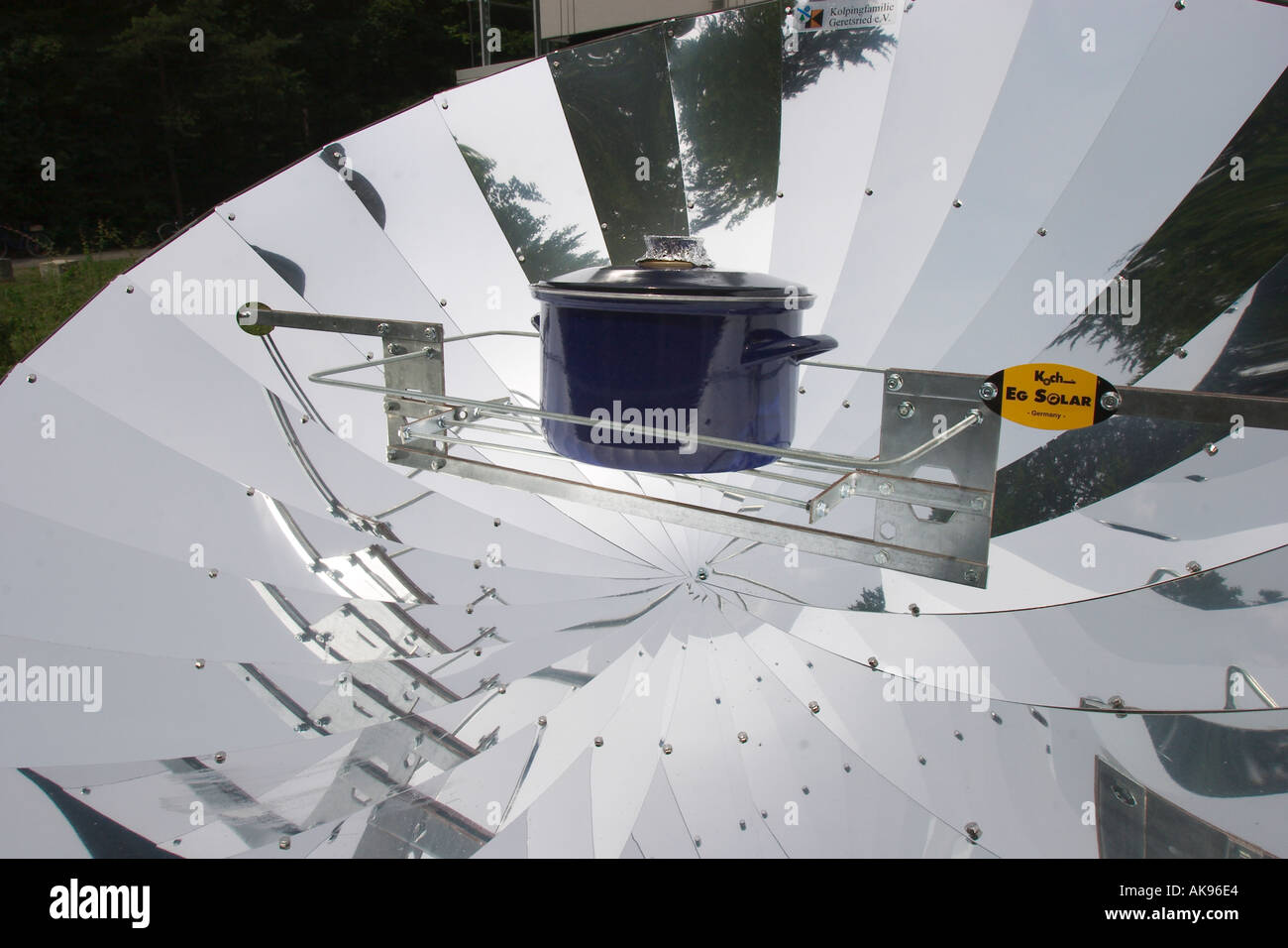 solar boiler with pot solar cooking Stock Photo - Alamy