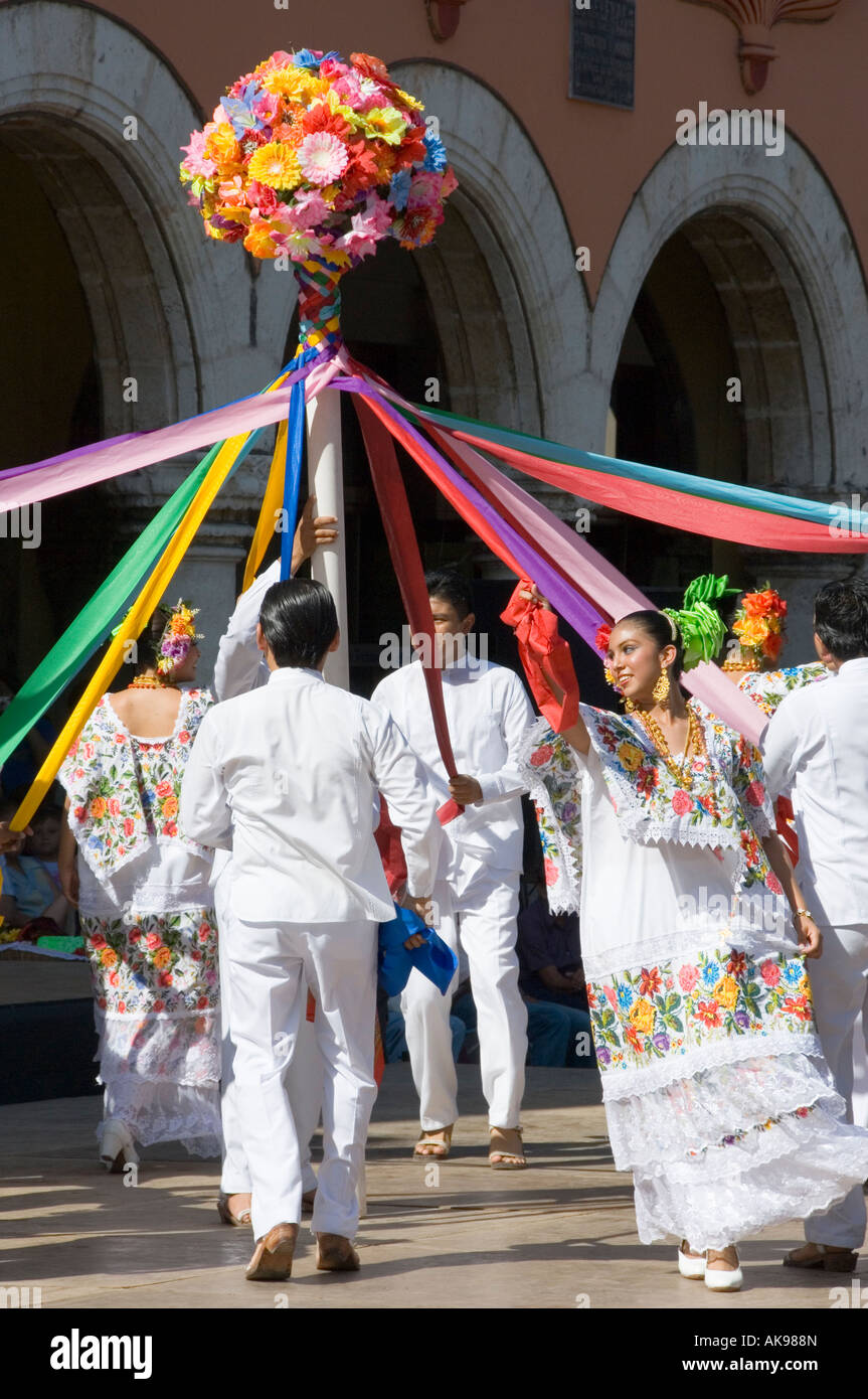 May pole dance hi-res stock photography and images - Alamy