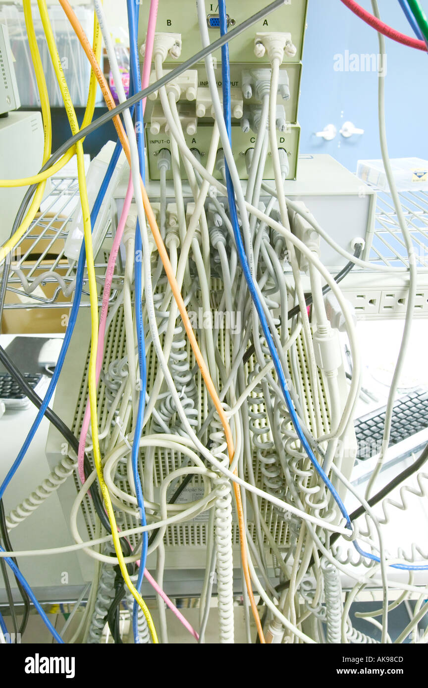 8 wires hi-res stock photography and images - Alamy