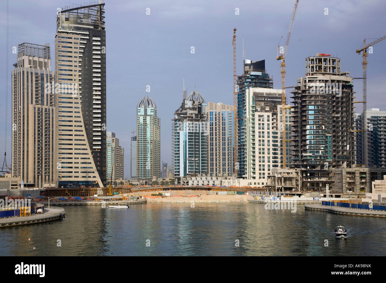 Unfinished skyscraper Buildings, under construction building projects ...