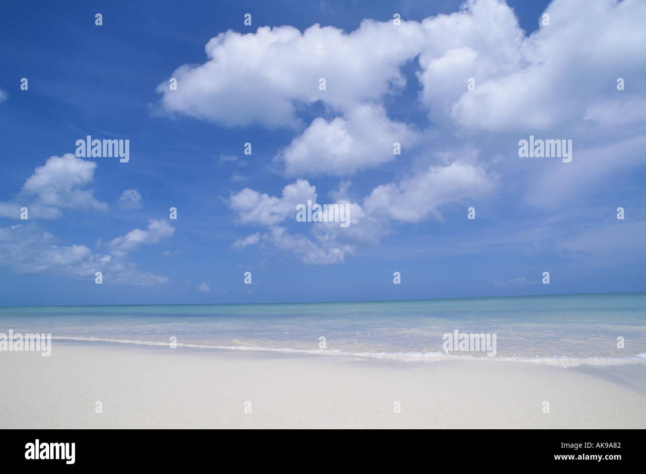 Sea Beach Cloud Stock Photo - Alamy