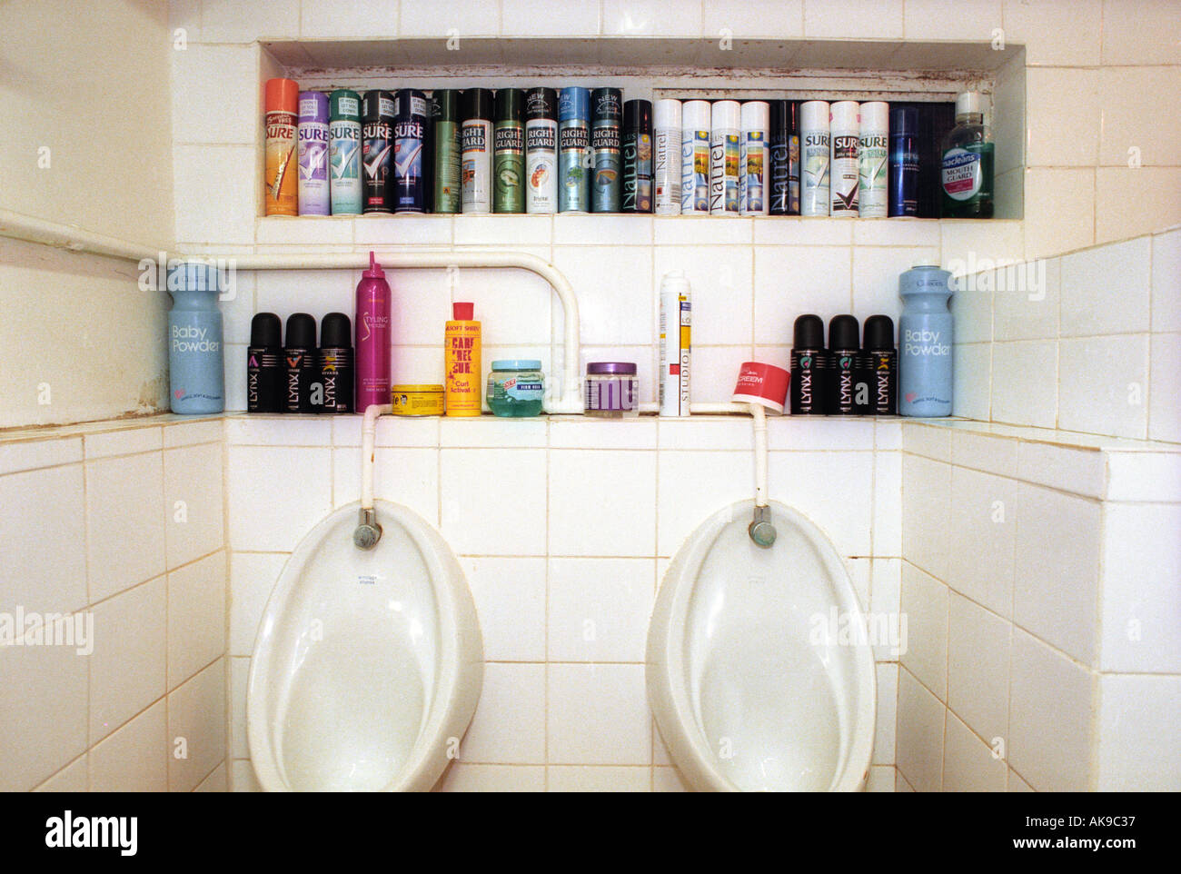 Wembley stadium dressing room hi-res stock photography and images - Alamy