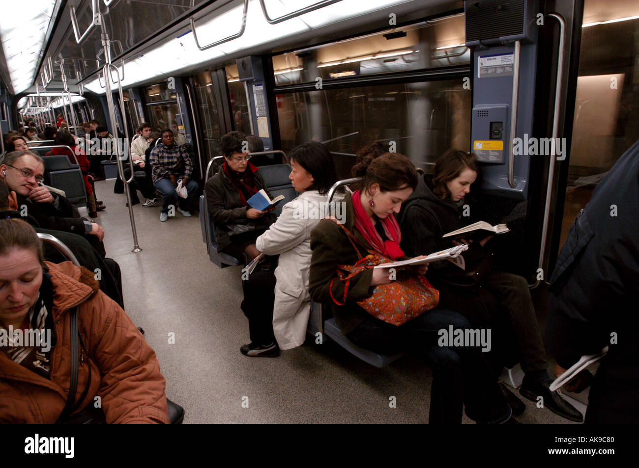 Paris metro line 14 hi-res stock photography and images - Alamy