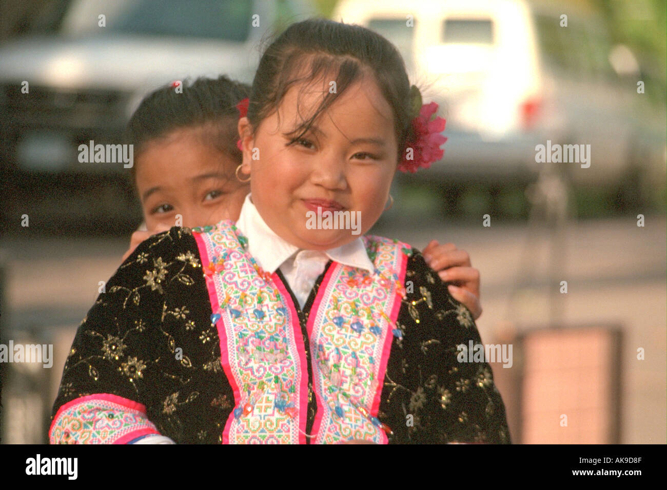 Hmong american clothing hi-res stock photography and images - Alamy
