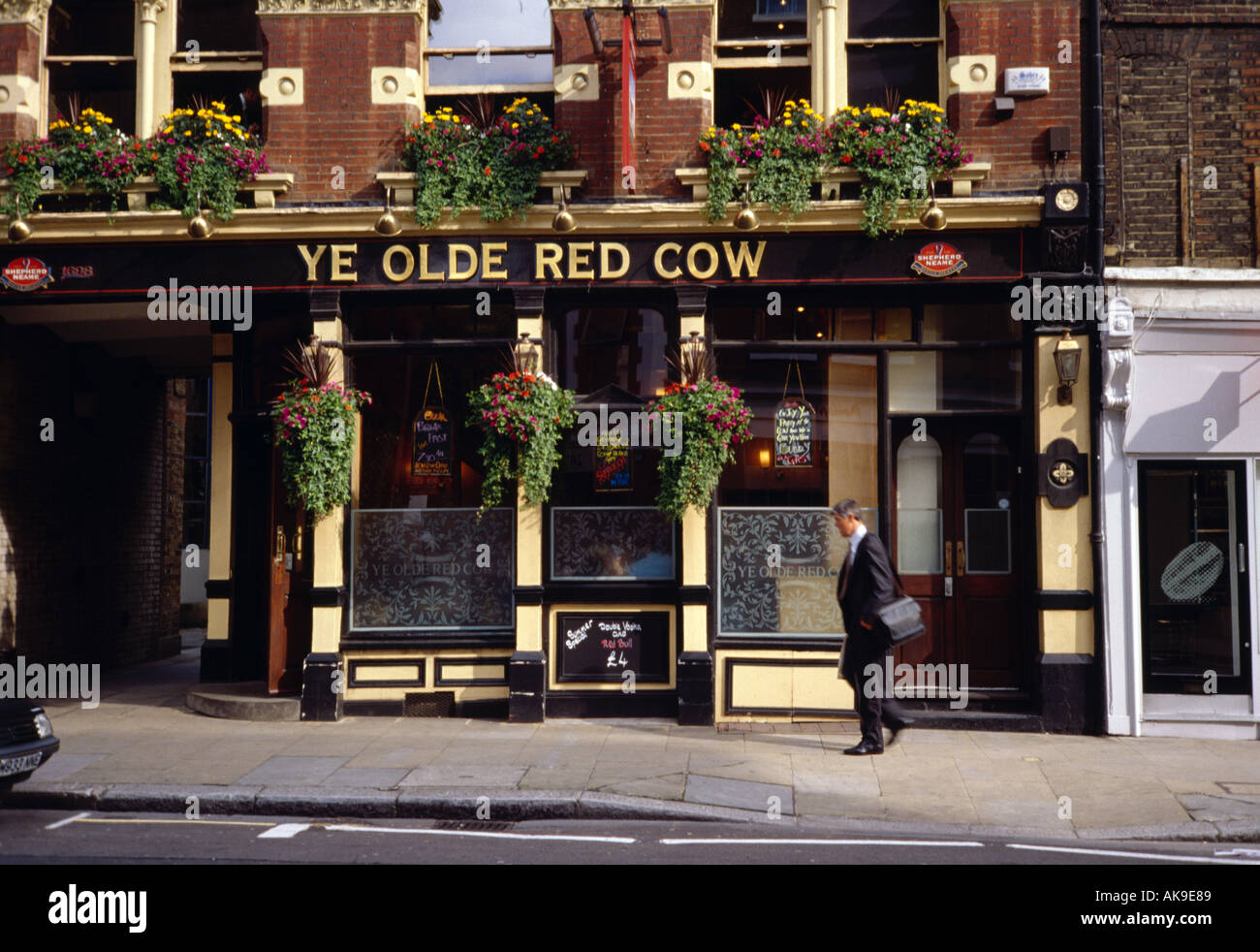 Ye Olde Red Cow public house Long Lane Smithfield London Stock Photo ...