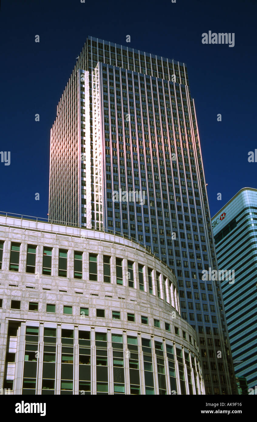 South colonnade canary wharf hi-res stock photography and images - Alamy