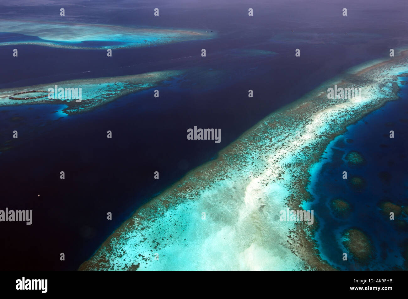 Maldives atol view hi-res stock photography and images - Alamy