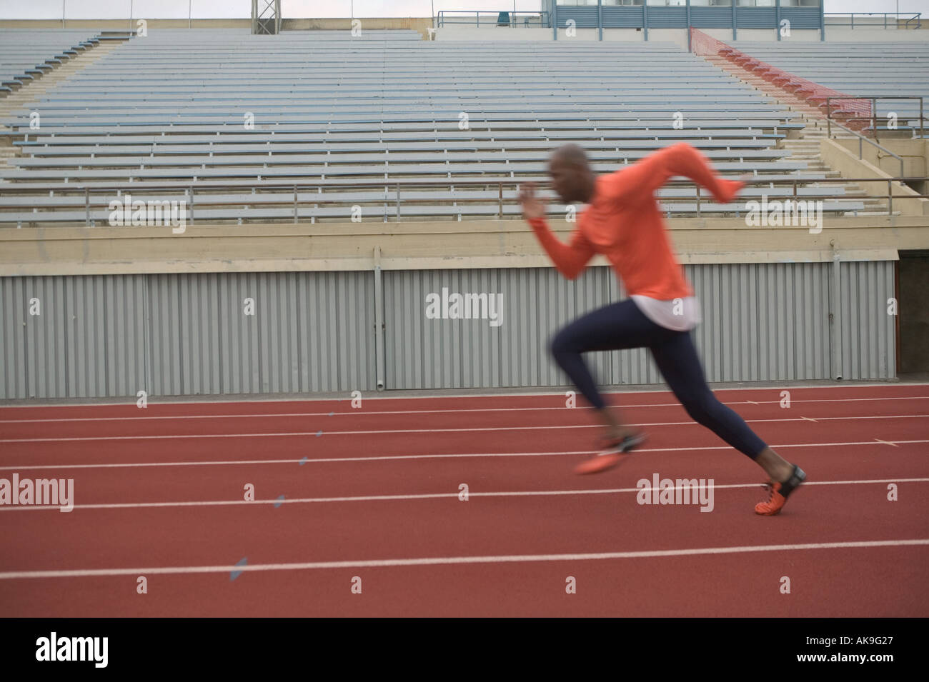 Running and competing and track hi-res stock photography and images - Alamy
