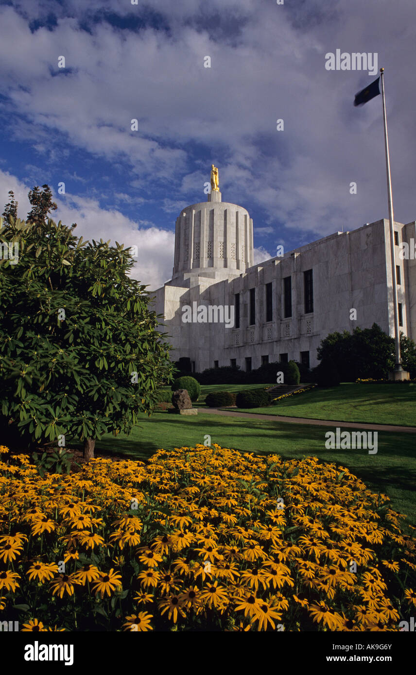 The Pioneer gold statue stands at the top of the Oregon State Capitol ...