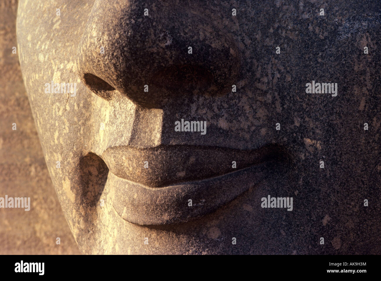 Giant statue of ramses ii hi-res stock photography and images - Alamy