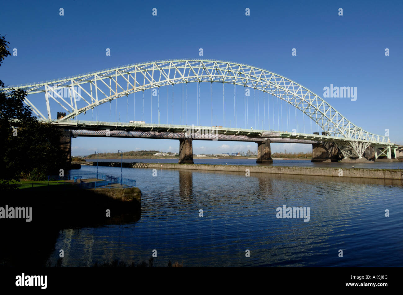 Runcorn bridge river hi-res stock photography and images - Alamy