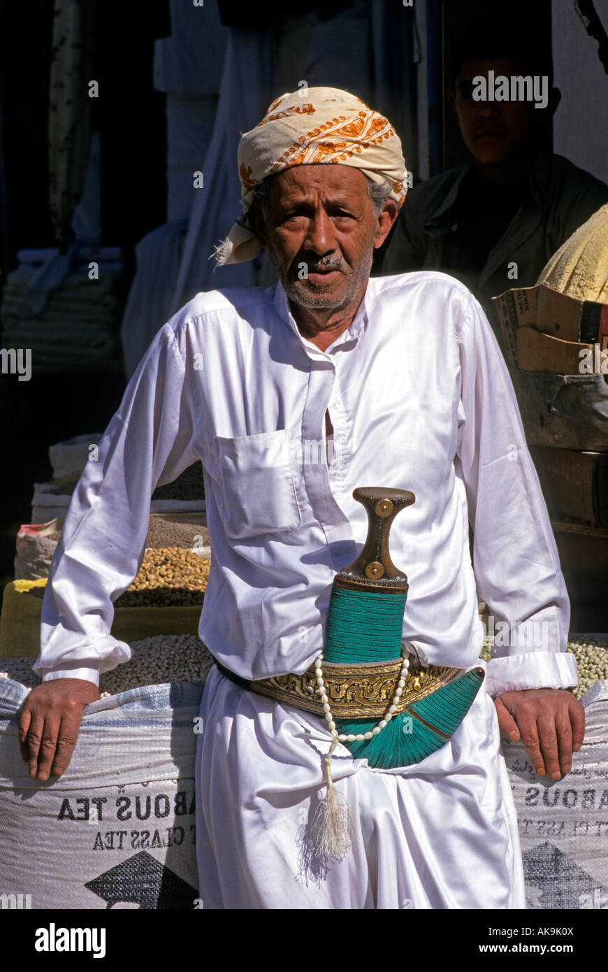 Sanaa men wearing traditional dagger Yemen Stock Photo - Alamy