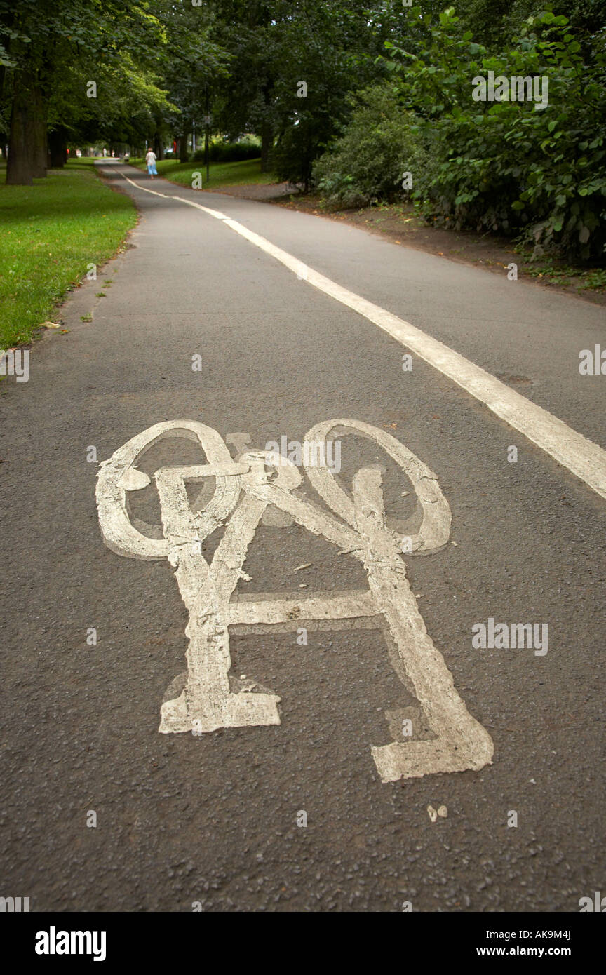 Cycle path in park in York, Yorkshire, UK Stock Photo - Alamy