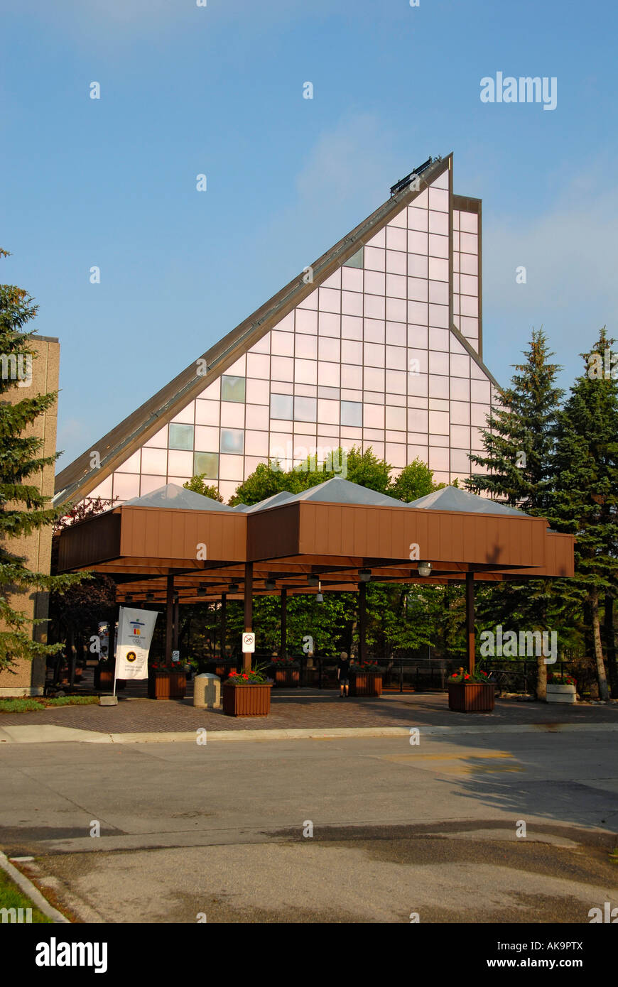 Royal Canadian Mint in Winnipeg Manitoba Canada designed by Etienne ...