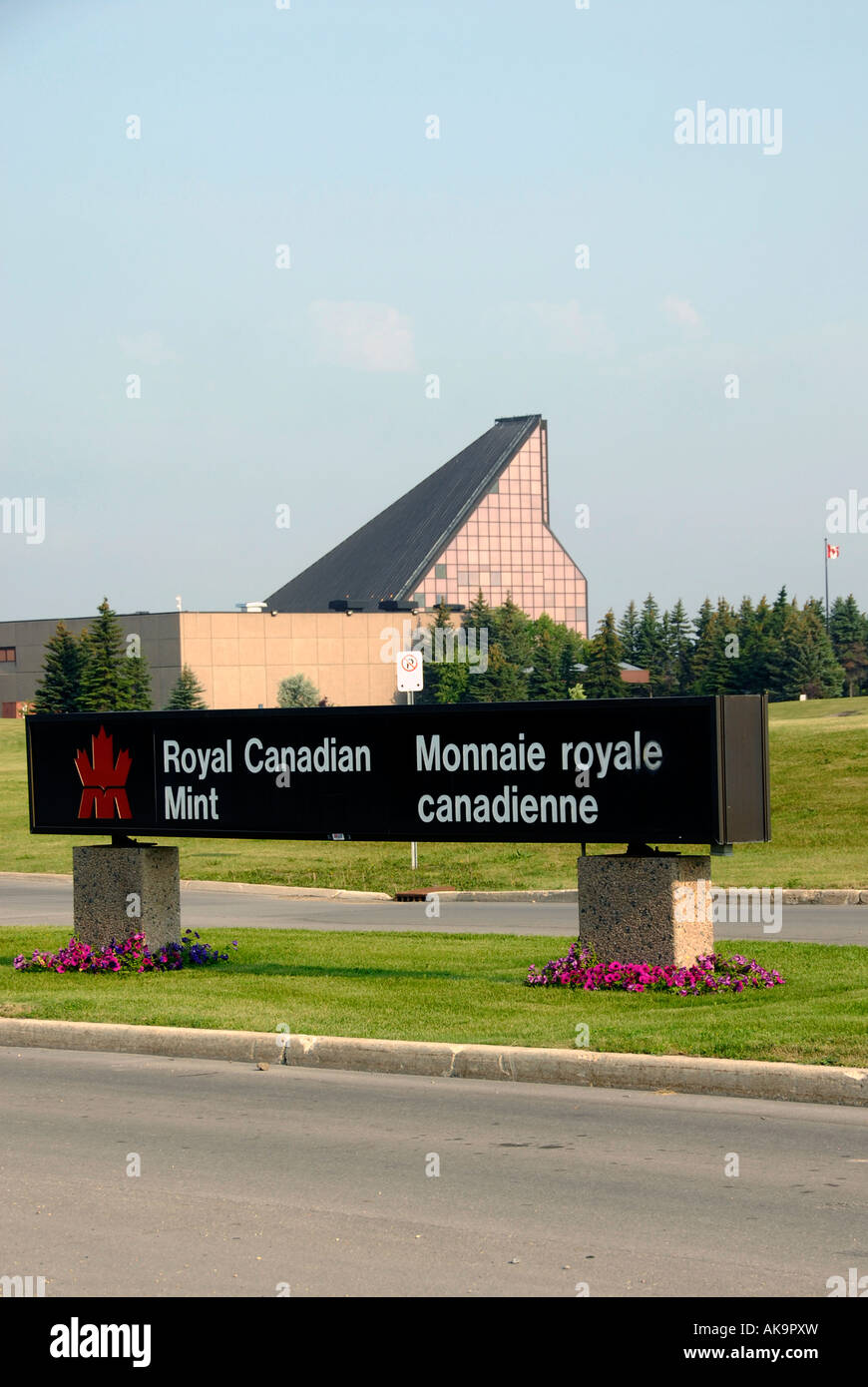 Royal Canadian Mint in Winnipeg Manitoba Canada designed by Etienne ...