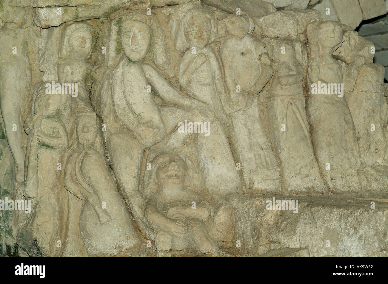 Carved figures hi-res stock photography and images - Alamy