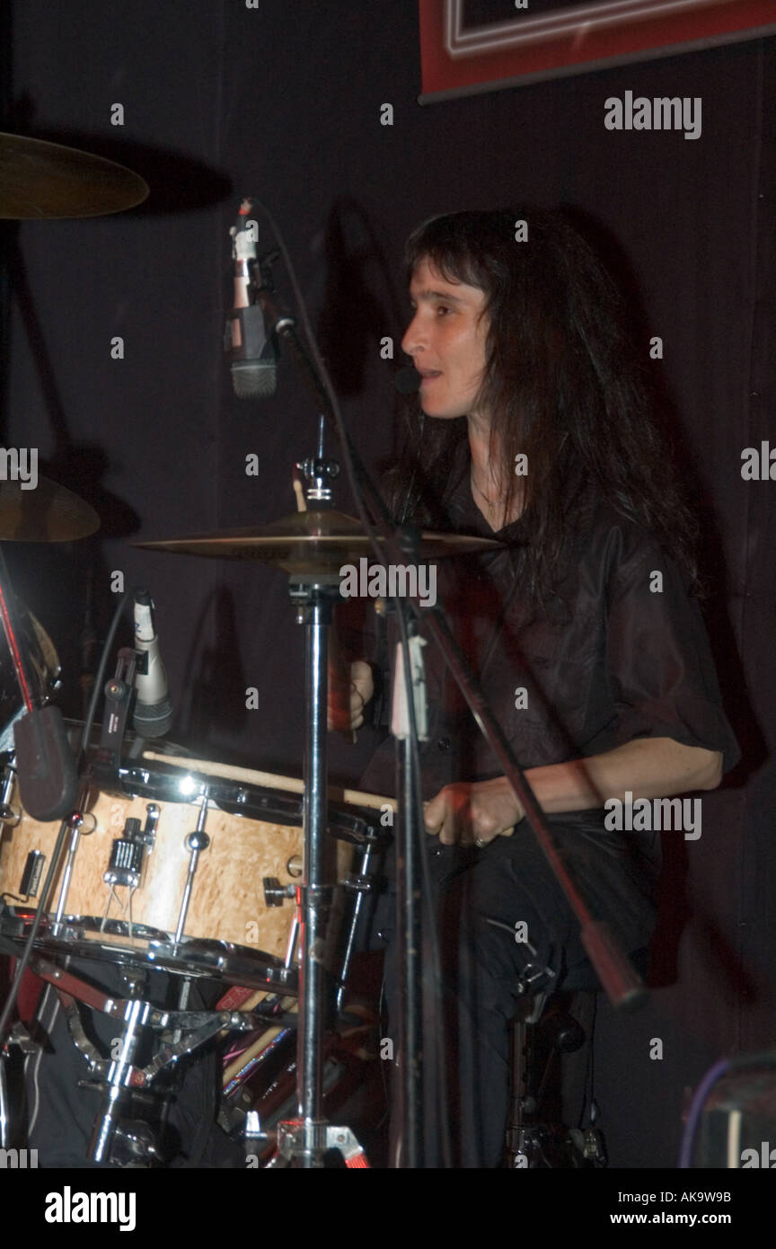 Yael Cohen A female Israeli performer playing the drums Stock Photo - Alamy