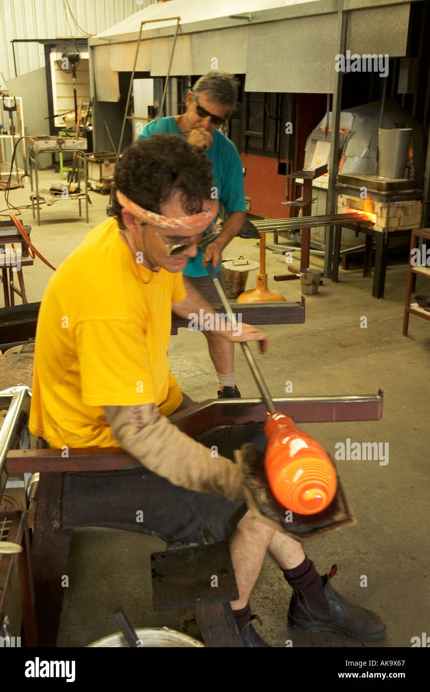 Glassmaking craftsman hi-res stock photography and images - Alamy