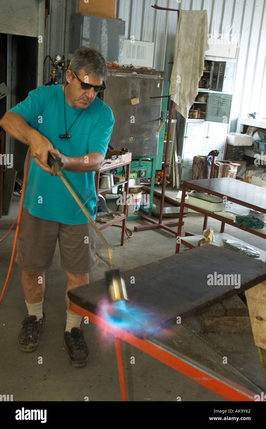 Glass artist chris pantano heating hi-res stock photography and images ...