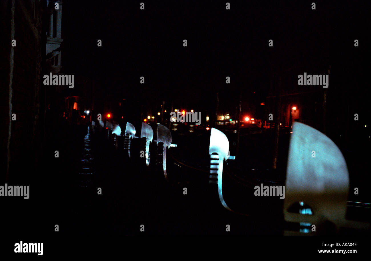 Gondolas bobbing on the grand canal hi-res stock photography and images ...